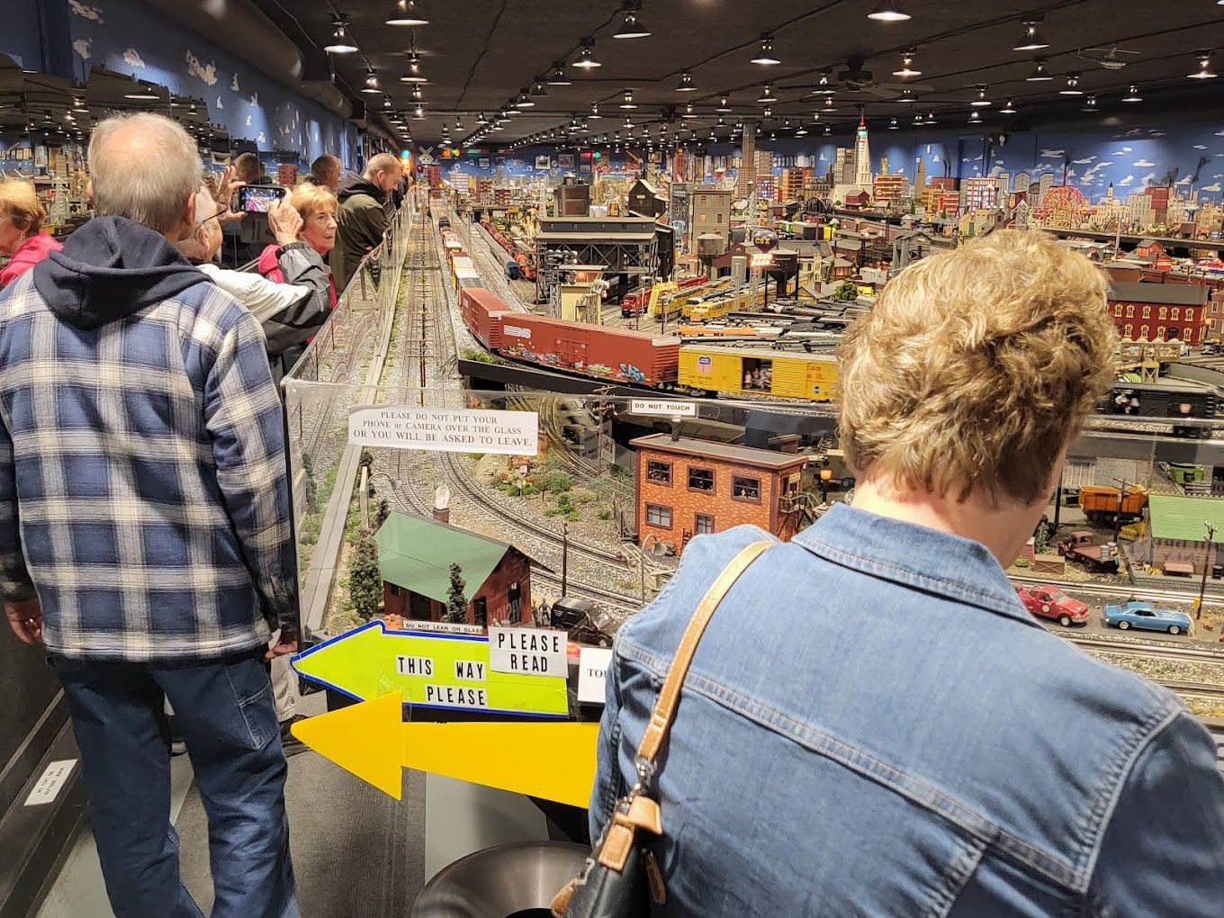 Corner Field Model Railroad Museum & Trading Post Train Shop - Home