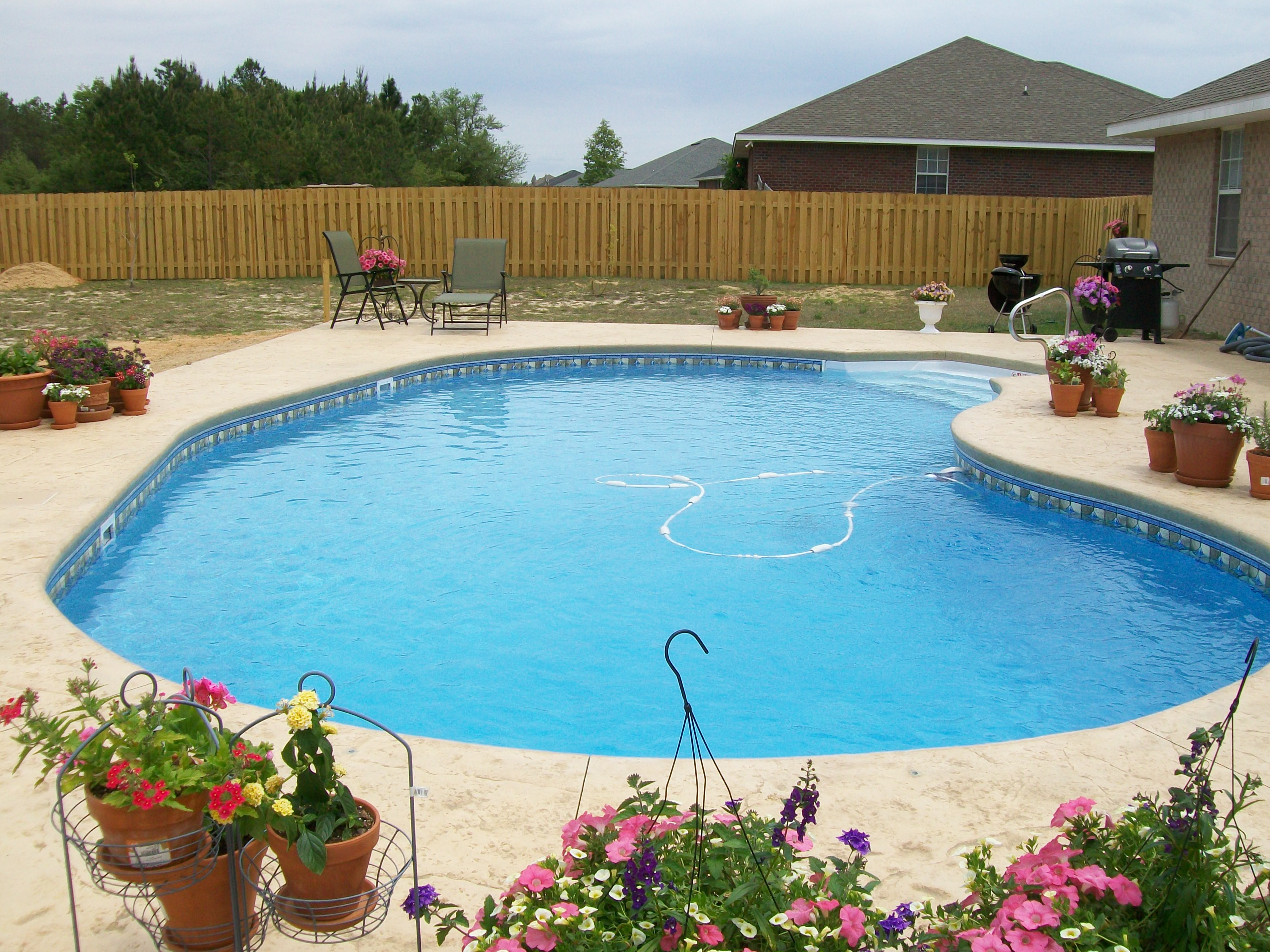 roberts-pools.com - Pool shapes and sizes