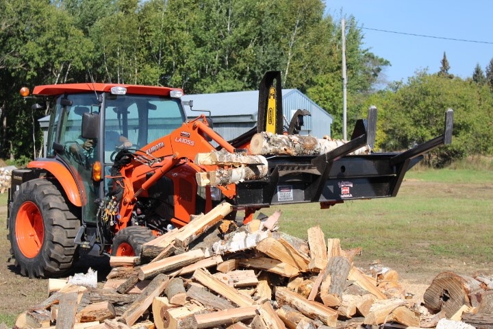Firewood Processor | Splitting Wood | Pine River
