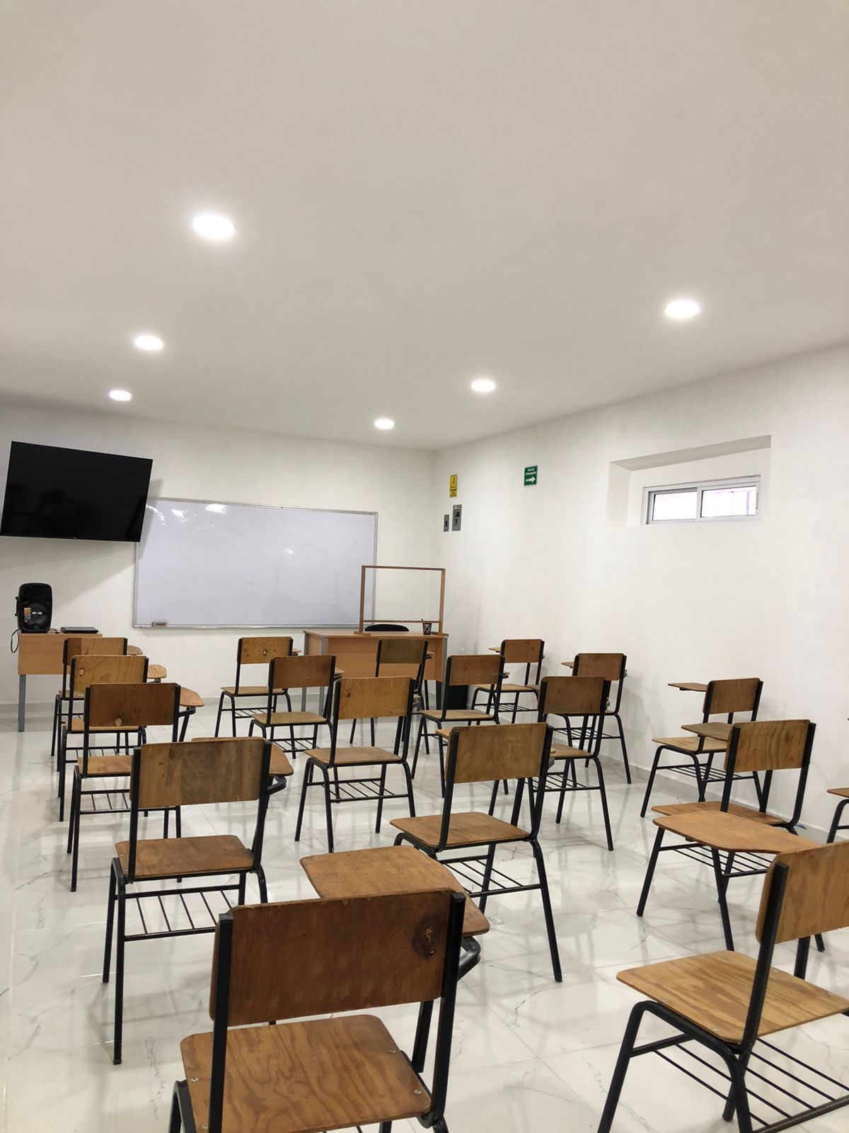 Preparatoria Abierta y Especialidades - COMPROMETIDOS CON LA EDUCACIÓN