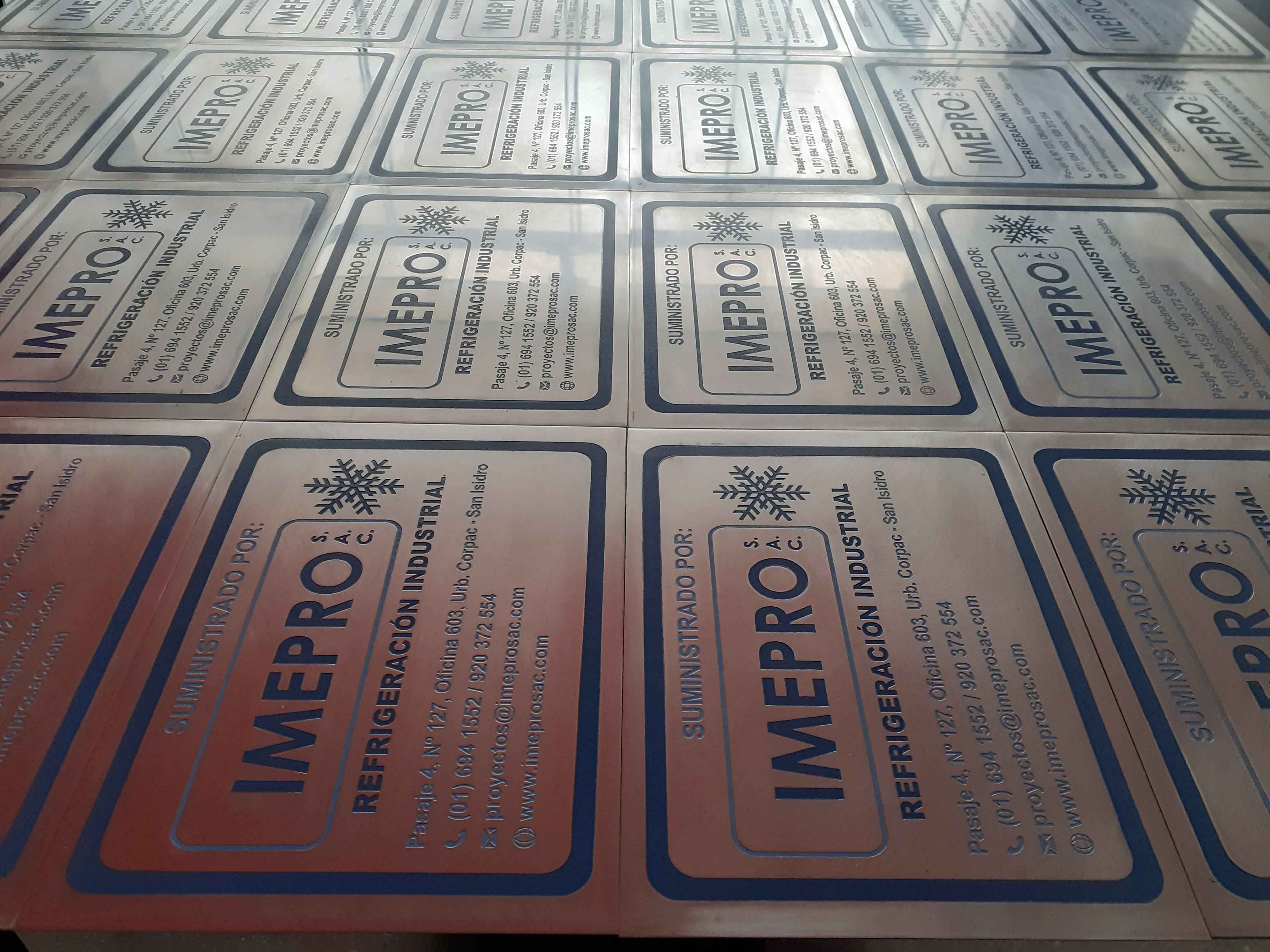 Creando Company SAC - Grabado en Metal