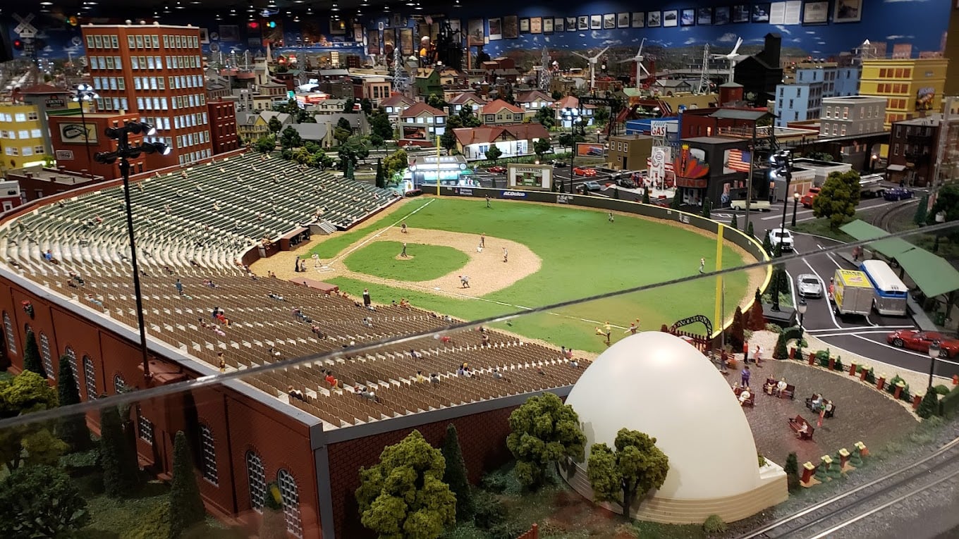 Corner Field Model Railroad Museum & Trading Post Train Shop - Home