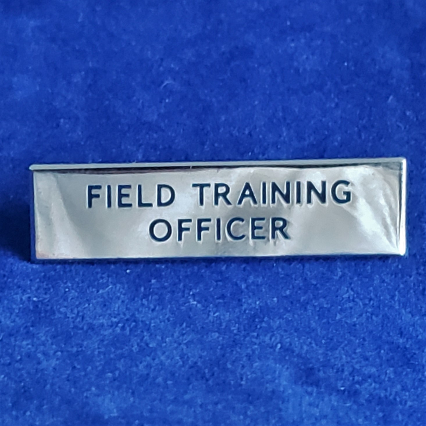 PIN HEADQUARTERS.COM - Lieutenant - Captain Insignia AND ERT Pins