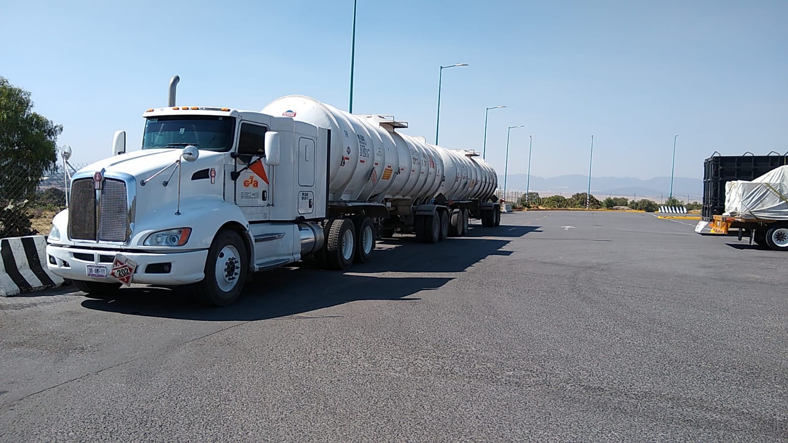 Servicios - AUTOTANQUES CJA